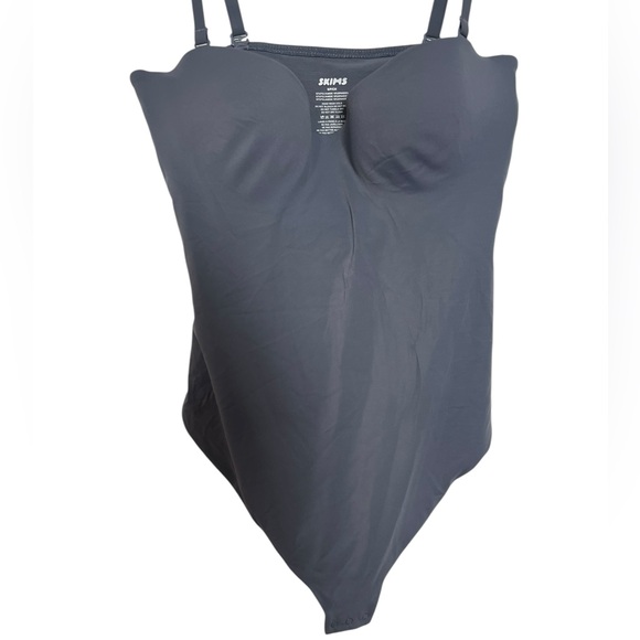 SKIMS | Intimates & Sleepwear | Skims Underwire Thong Bodysuit Size ...
